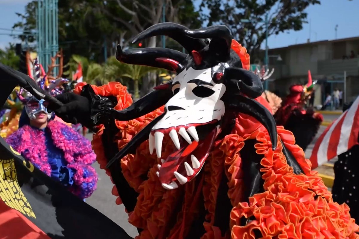 The Vejigante Mask: A Symbol of Puerto Rican Heritage | Discover Puerto ...