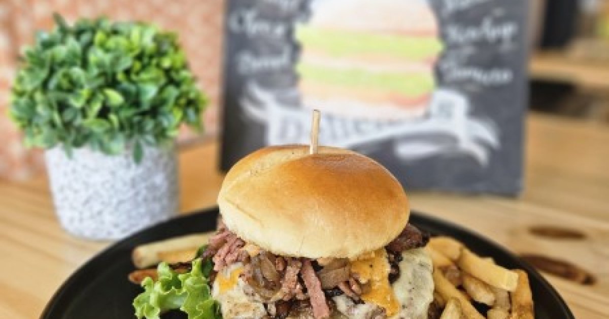 Capital Burger | Discover Puerto Rico