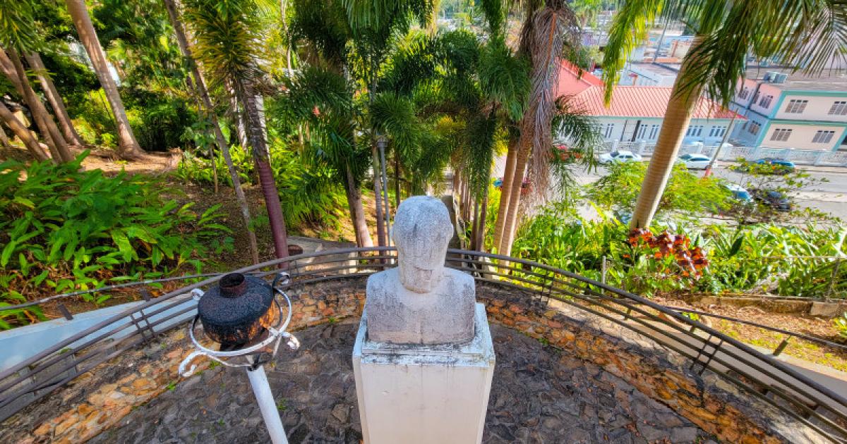 Busto del Cacique Hayuya y Tumba del Indio | Discover Puerto Rico